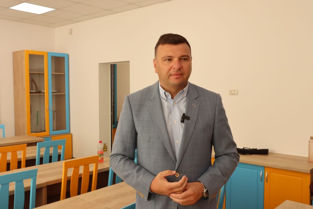 Sergiu Bîlcea: ”Profesorii primesc primele de carieră didactică și ...